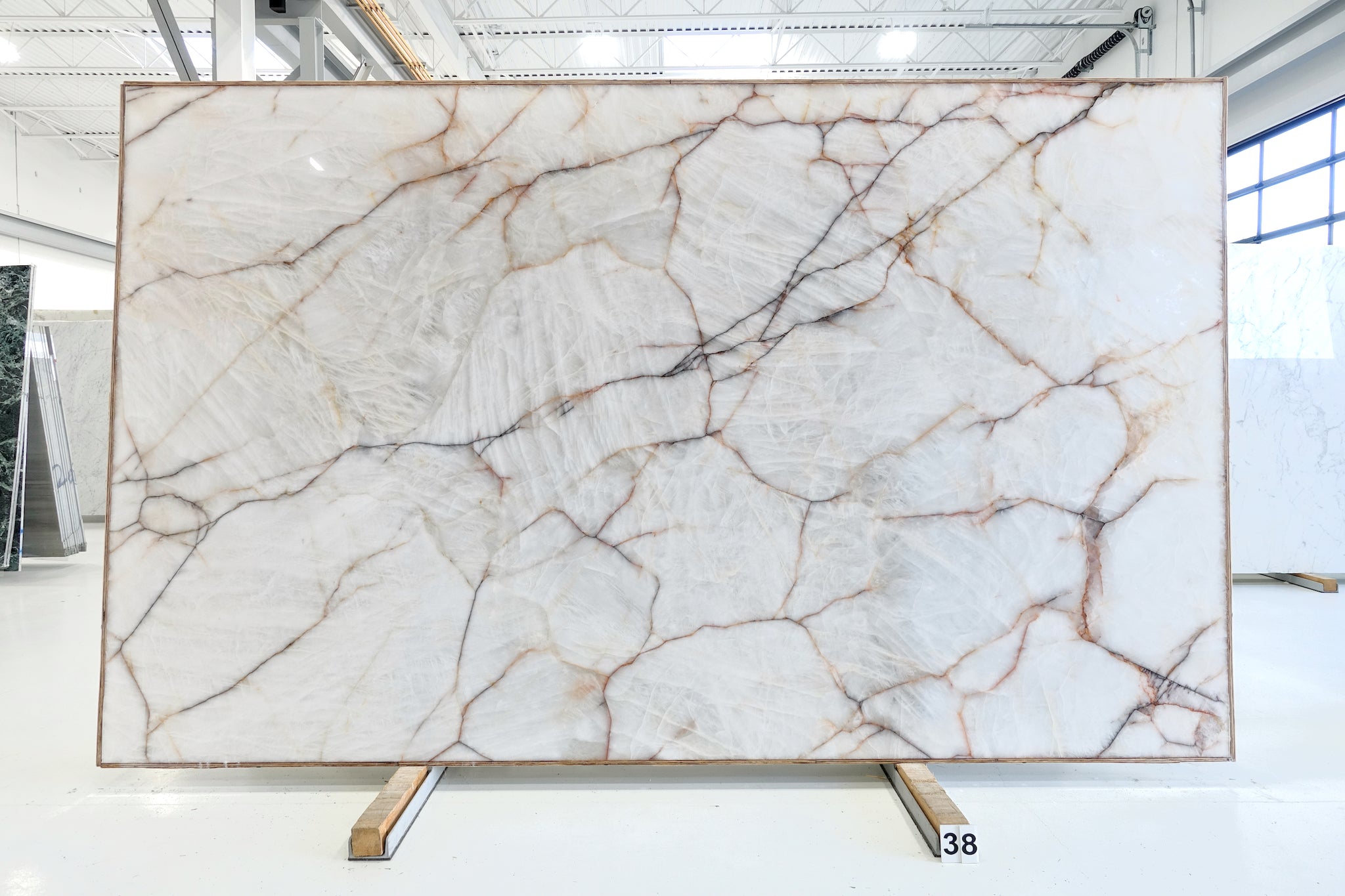 CRISTALLO GOLD 2CM QUARTZITE