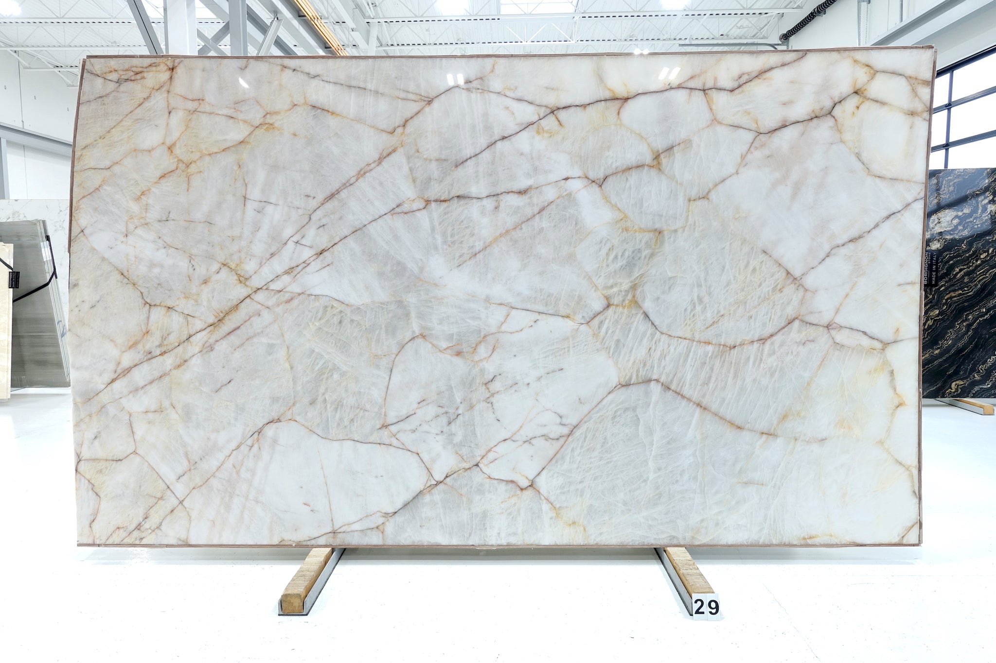 CRISTALLO GOLD 2CM QUARTZITE